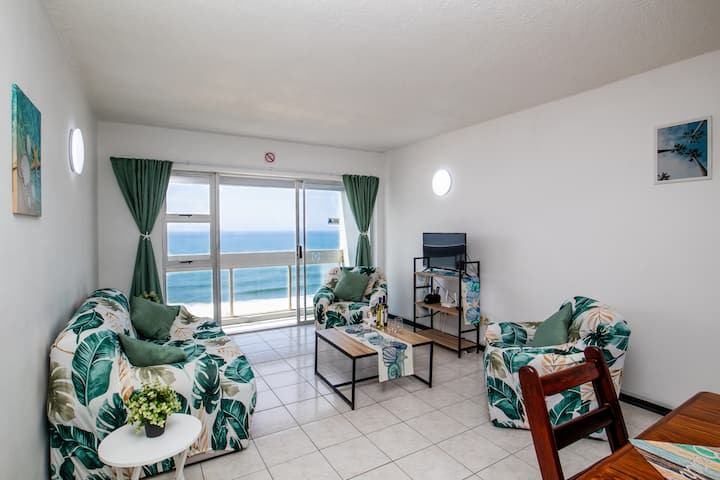 Blue Horizon | Sea Views | Braai | Pool - Amanzimtoti