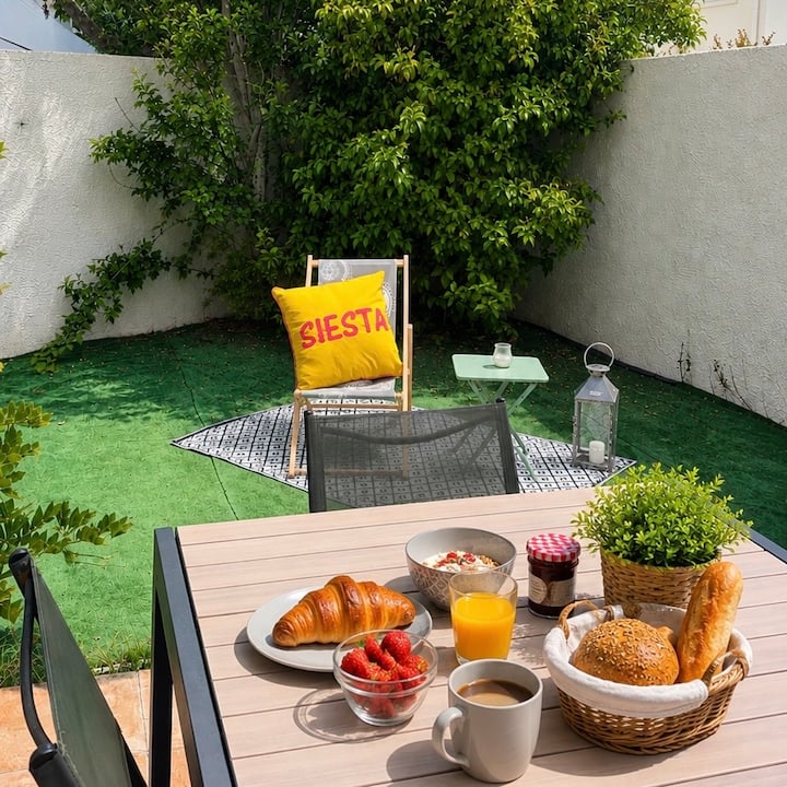 • 𝐋𝐚 𝐌𝐚𝐢𝐬𝐨𝐧 𝐒𝐨𝐥𝐞𝐢𝐥 𝐝𝐞 𝐅𝐚𝐧𝐧𝐲 • - Montpellier