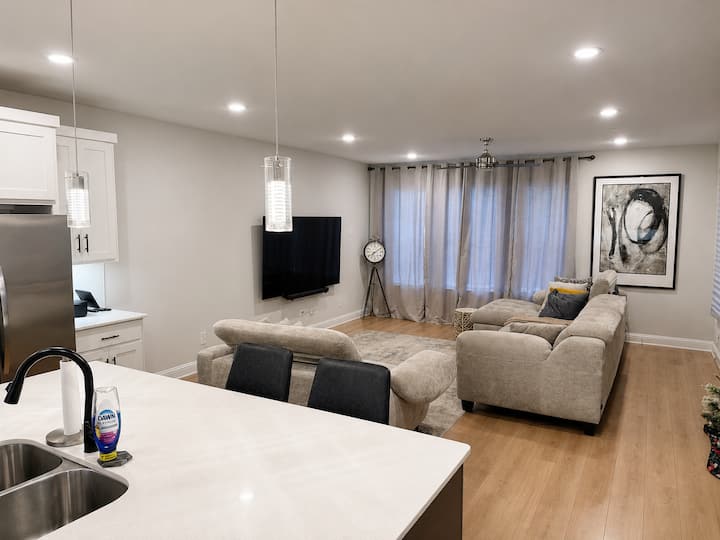 Classy Luxury Home 3 Bedroom - Allen, TX