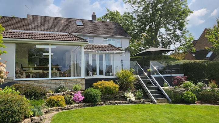 Lovely Spacious Family House - Bournemouth