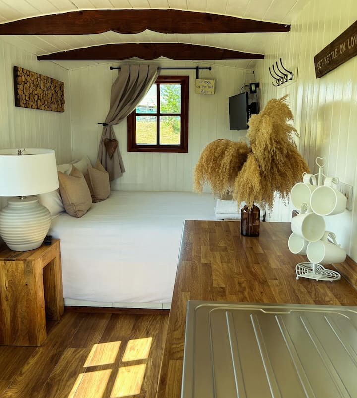 Peggy’s Hut - Congleton