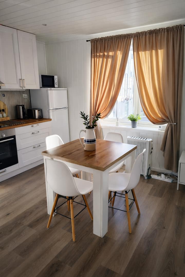 Light Home Apartment ÅLesund With Free Parking - Ålesund
