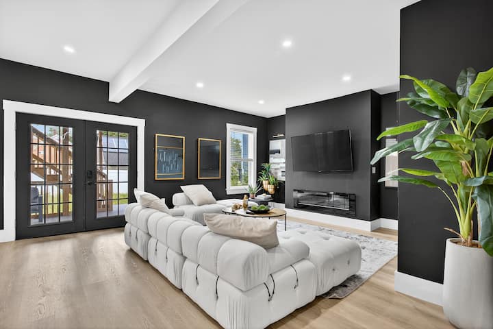 Victorian Home 8 Miles From Downtown - Quincy, MA