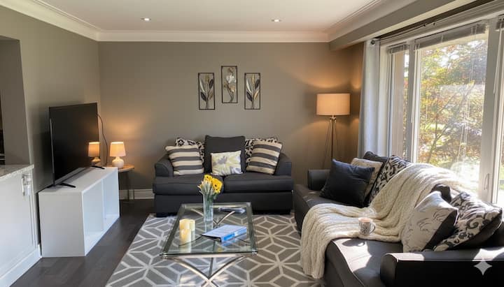 Luxury Cozy Home- Niagara Falls With Huge Backyard - Niagara Falls, NY