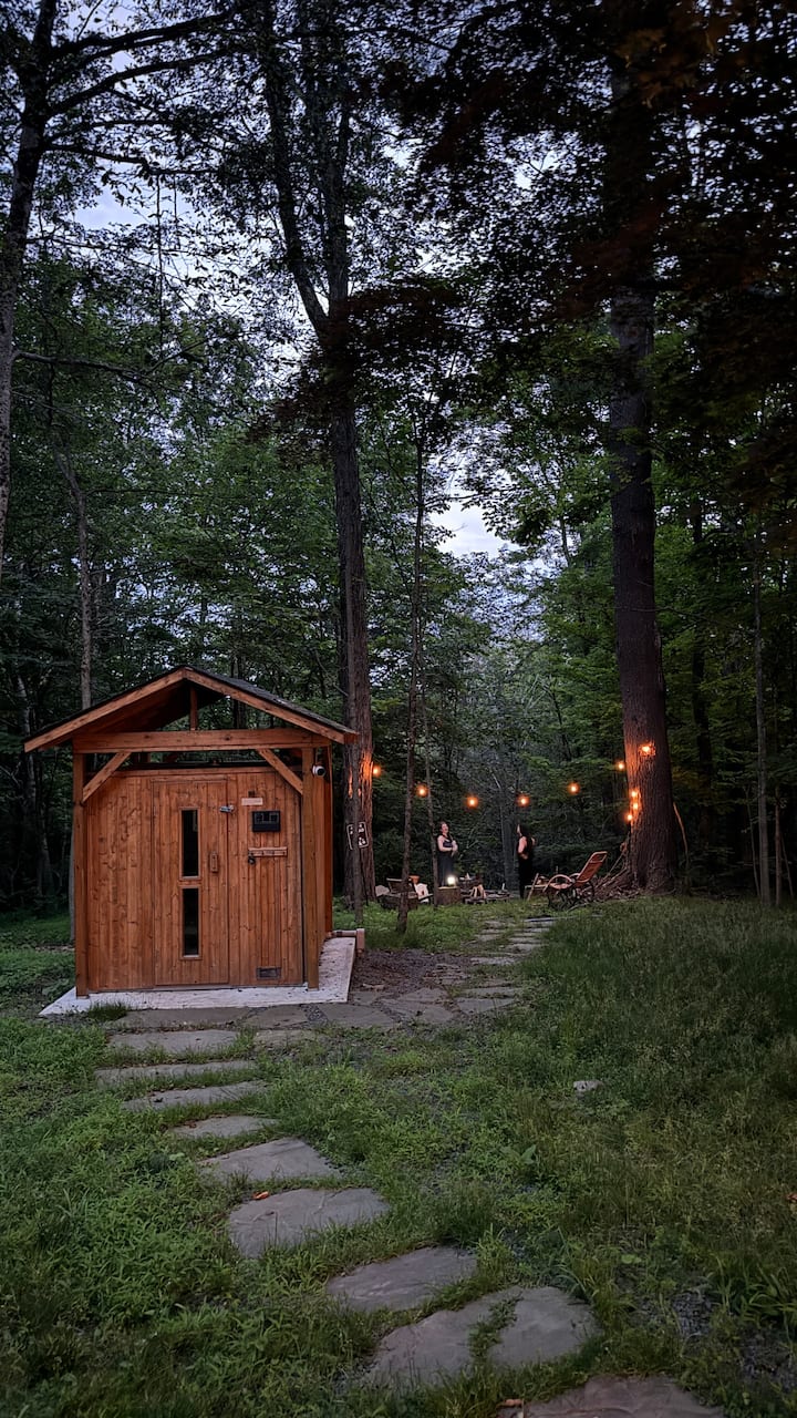 Modern Cabin: Sauna, Firepit, Kayak & Paddle Board - Bethel, NY