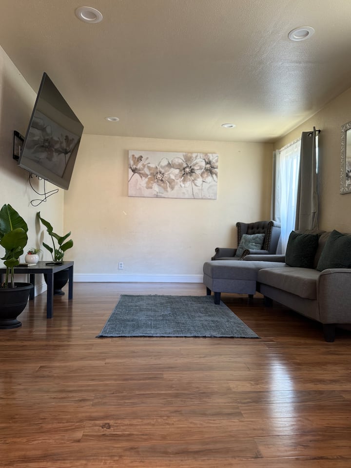 Charming Refurbished Home In, Peaceful Area - Salinas, CA