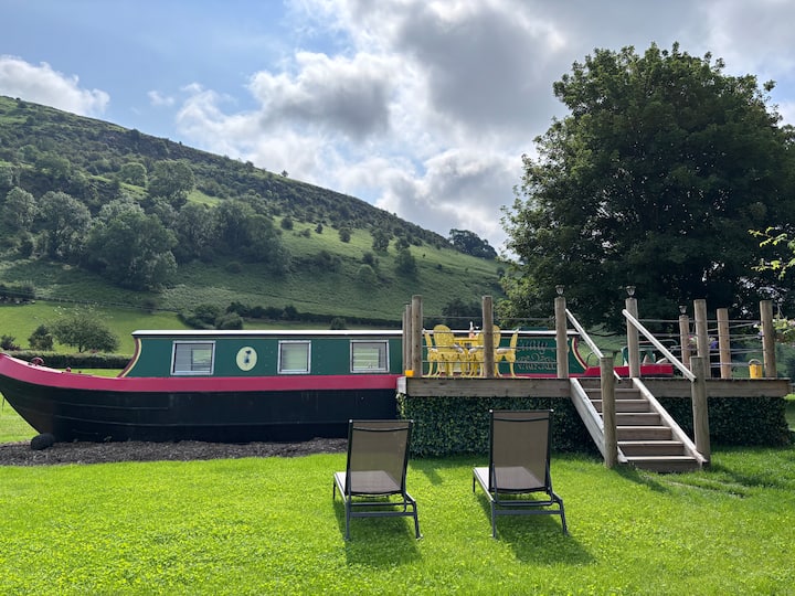Unique Dryland Boat Retreat – Scenic Valley Views - Builth Wells