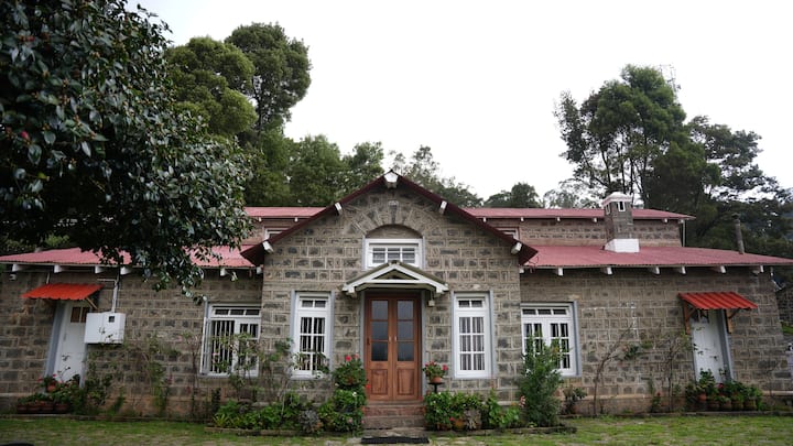 Salamath Hall- The British Bungalow - 