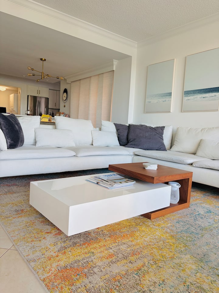 Beachside Modern Wellness @ Jupiter Bay Resort - Jupiter, FL