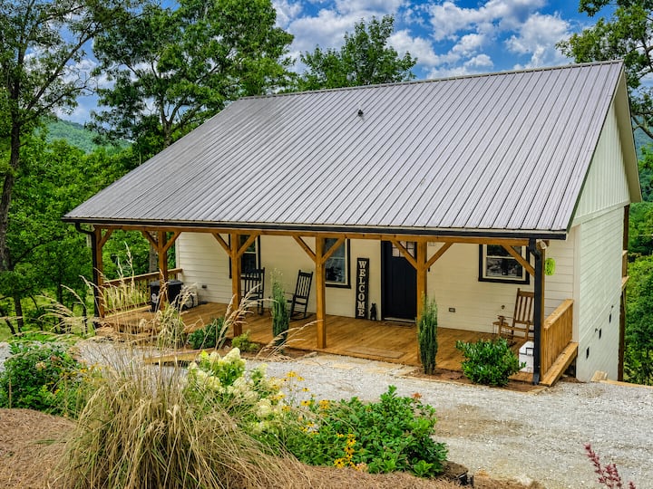 Home On 10+ Private Acres, On-site Trails, Hot Tub - Franklin