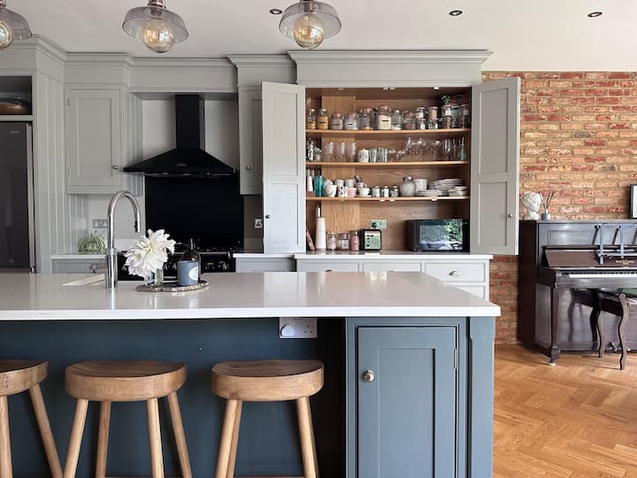 A Charming 4 Bedroom Victorian Family Home - Aéroport de Londres Stansted (STN)