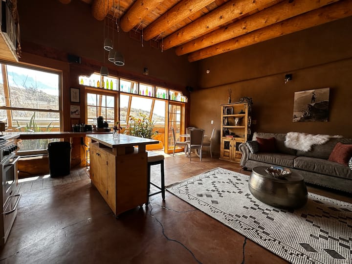 Taos Earthship Retreat + Meditation Room - New Mexico