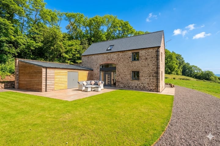 Luxury Barn With Stunning Panoramic Estuary Views - Gloucestershire
