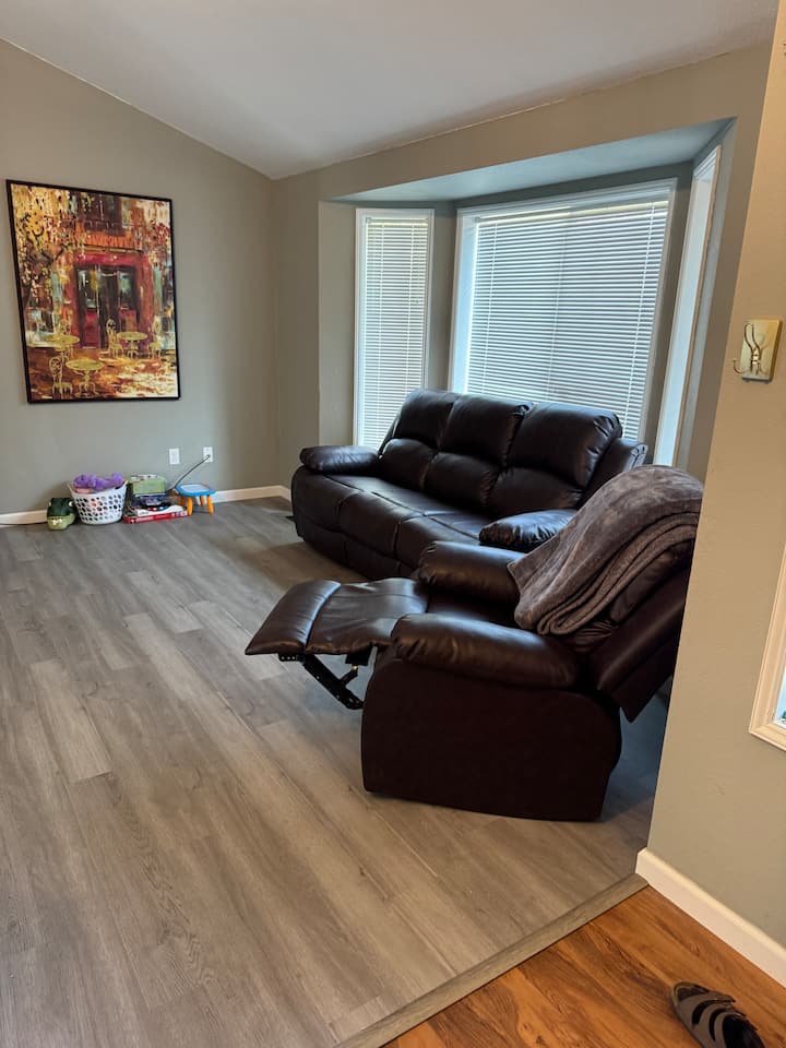 Top Duplex In Puyallup - Puyallup, WA