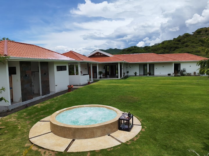 Casa Acogedora Con Jacuzzi Y Vista Al Valle - Vilcabamba