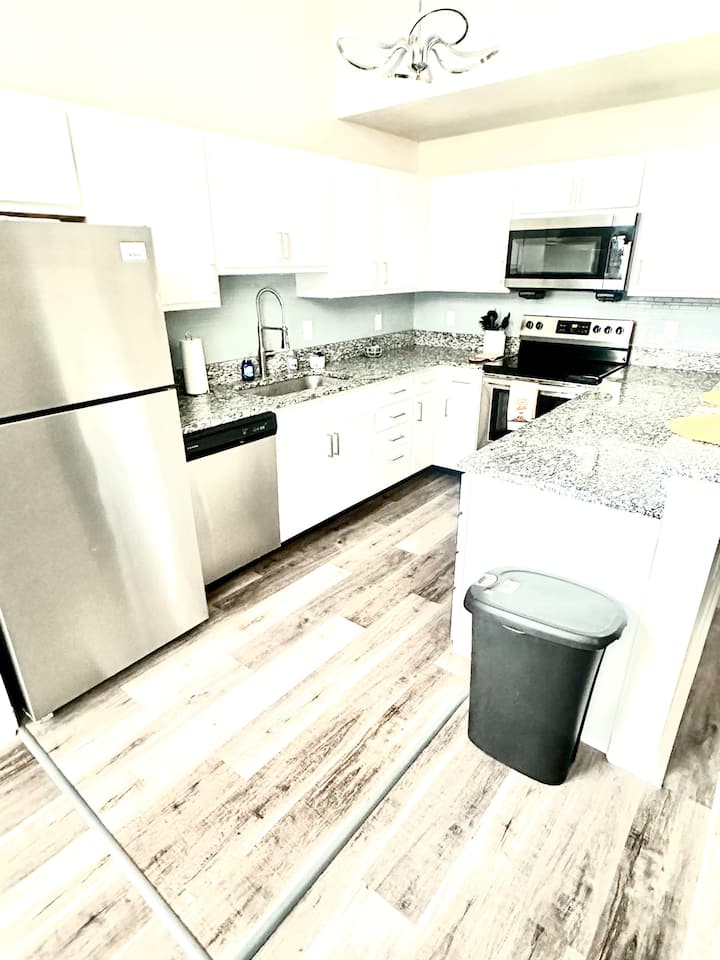 Dwtn Heart Entire 1 Bd Apt - New - Indianapolis, IN