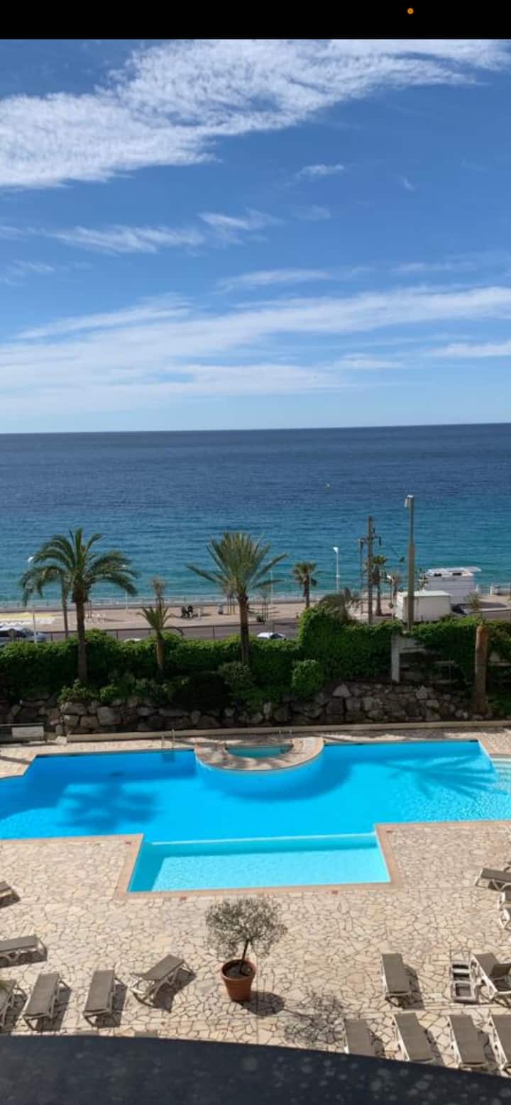 Bord De Mer, Terrasse, Piscines Et Tout à Pieds - Cannes