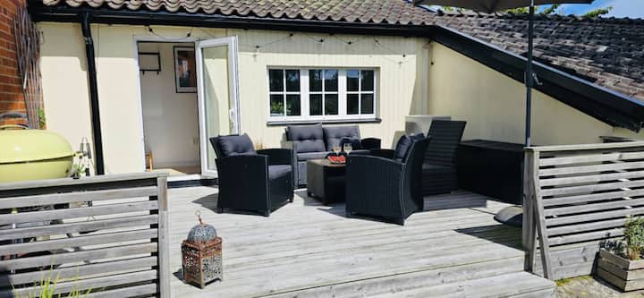 Havsnära Boende Med Solig Uteplats - Simrishamn