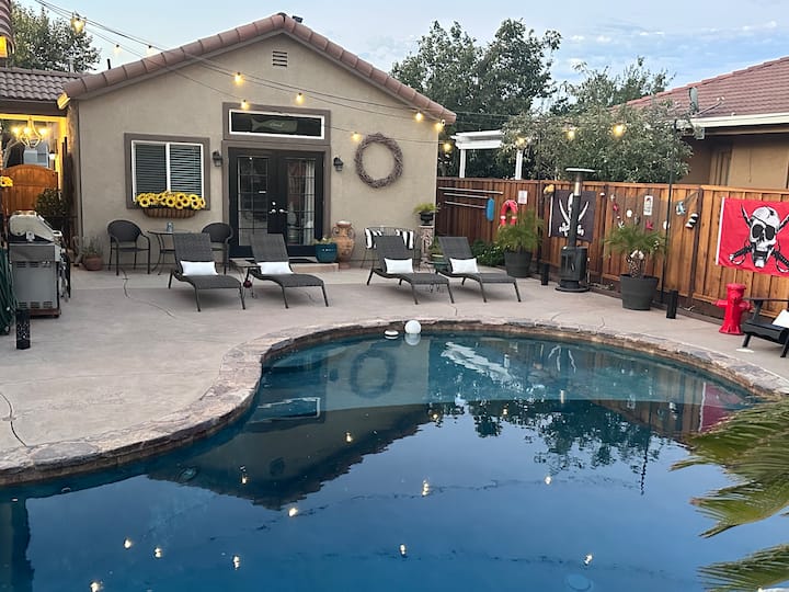 California Cottage - Tracy, CA