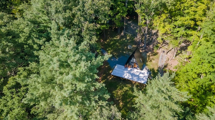 Tiny A-frame Rest House In Woods Near Mountains - Vermont