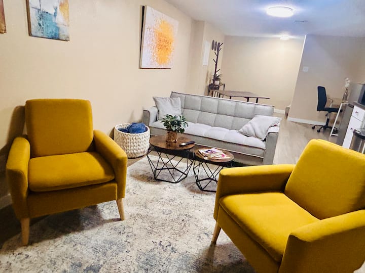 "Convenient Stay: Dia, Anchutz, City & Mountains!" - Denver, CO