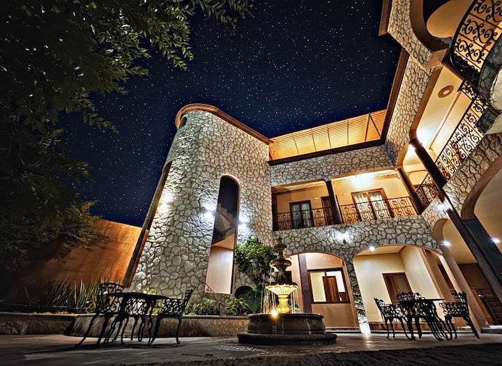 Gran Casa San Francisco. - Bernal