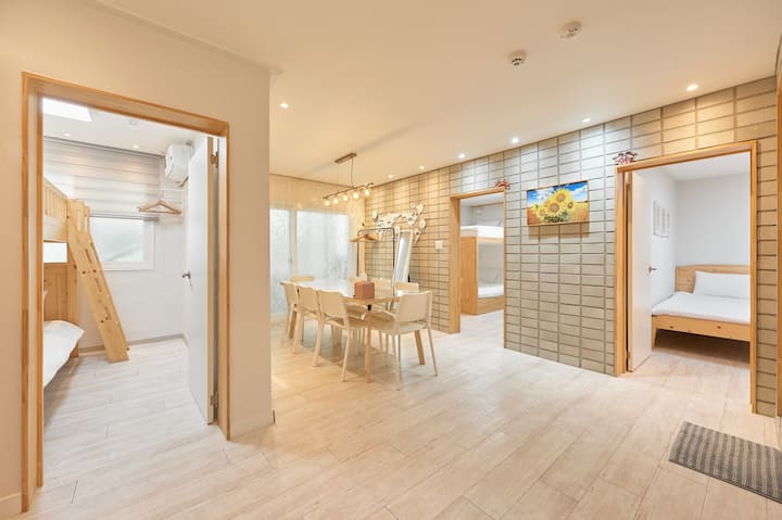 Fave Stay #2/ 아늑한분위기/ 홍대입구역 도보2분/ 3br&2bath/ 와이파이 - Seoul