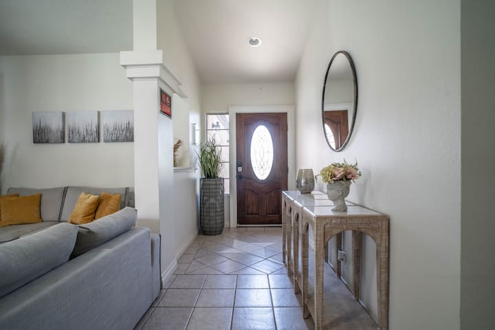 Indio Paradise: 4 Bedrooms W/resort-like Pool - La Quinta, CA