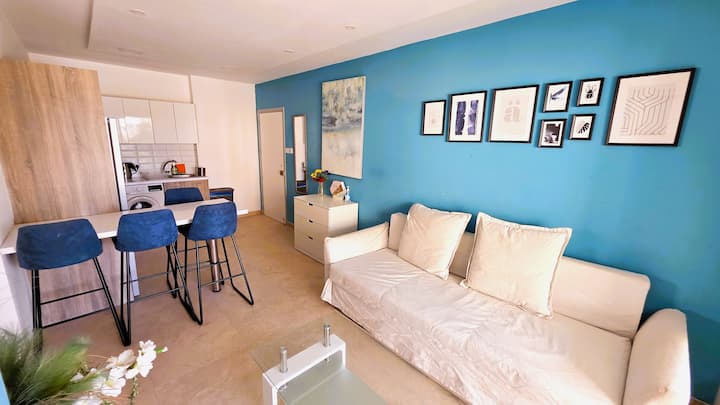 Chic 2br Apartment | Cozy & Modern Stay - Larnaca