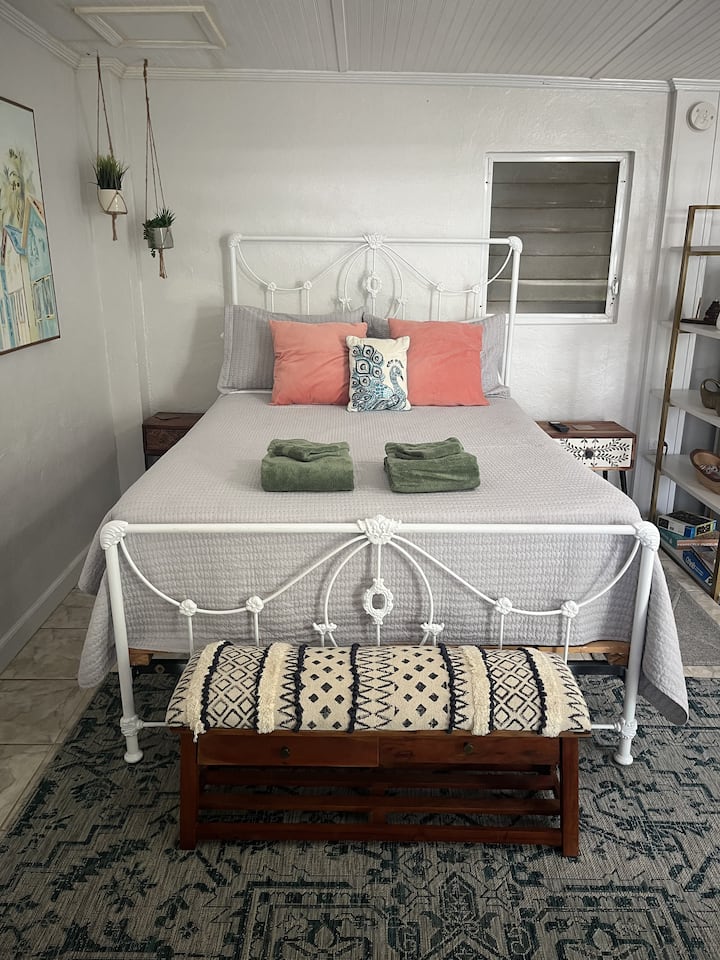 Noah’s Private Cottage - Kingshill