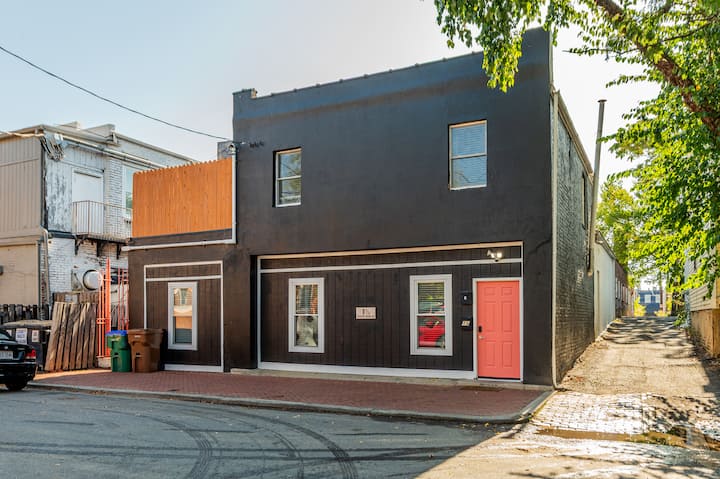 Hidden Gem In The Fan - Richmond, VA
