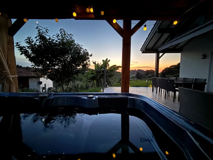 Gîte Hasparren Avec Jacuzzi Privatif - Baztan