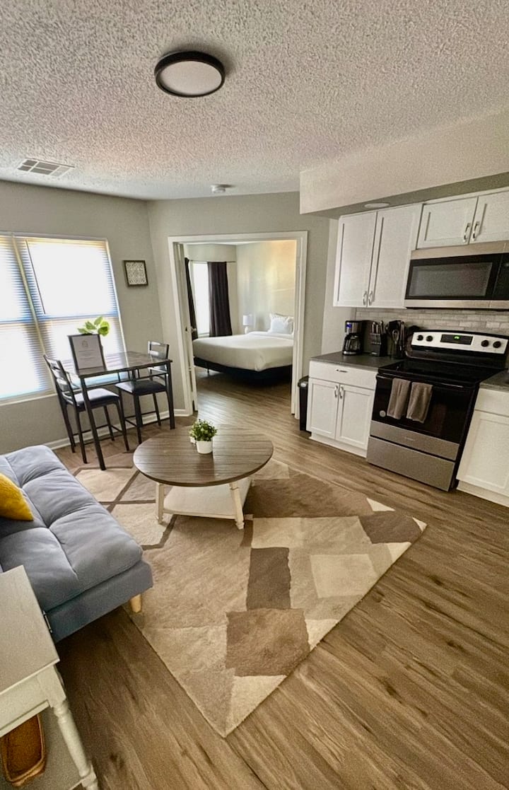 Central Wifi-equipped Retreat Close To Attractions - Omaha, NE