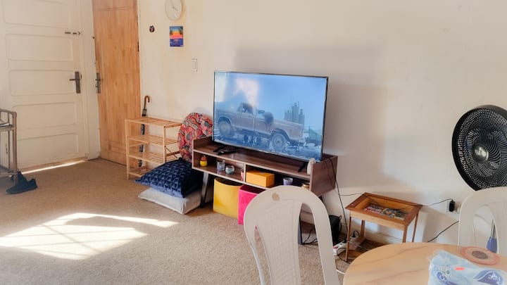 Simple And Cozy 2br Home Near Beach - Monrovia