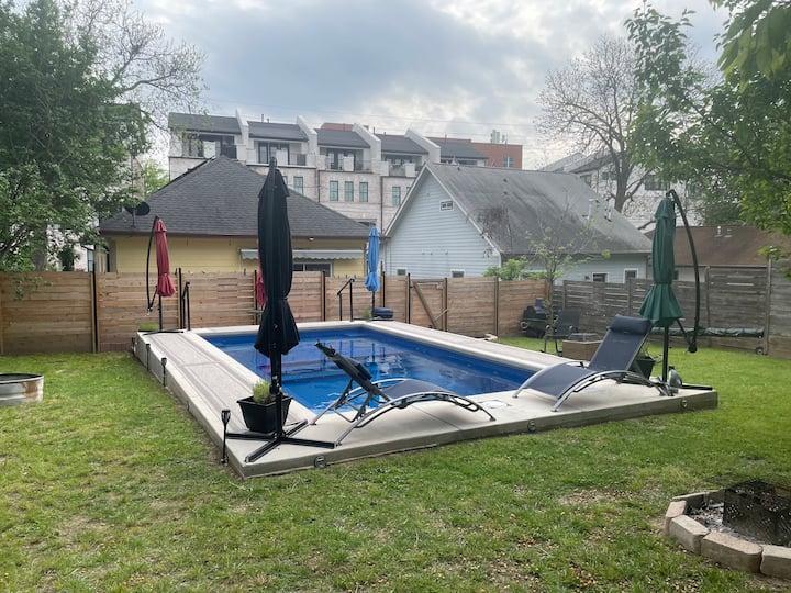 Rock N Roll Whimsy In E Atx, Private Suite W/ Pool - オースティン, TX