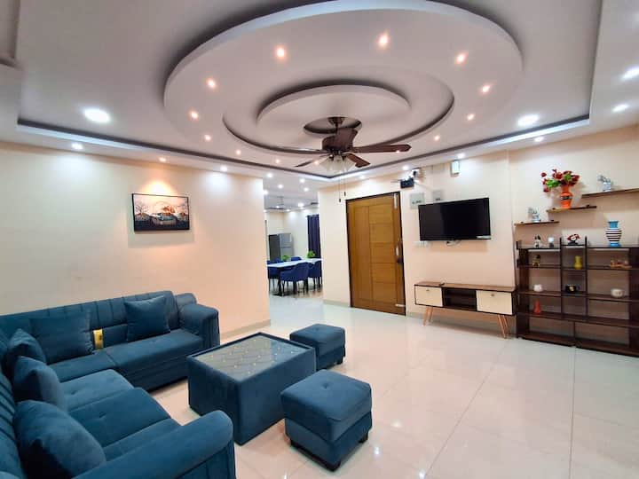 Near Axis Mall & Novotel-luxury 2bhk Flat 2balcony - Kolkata