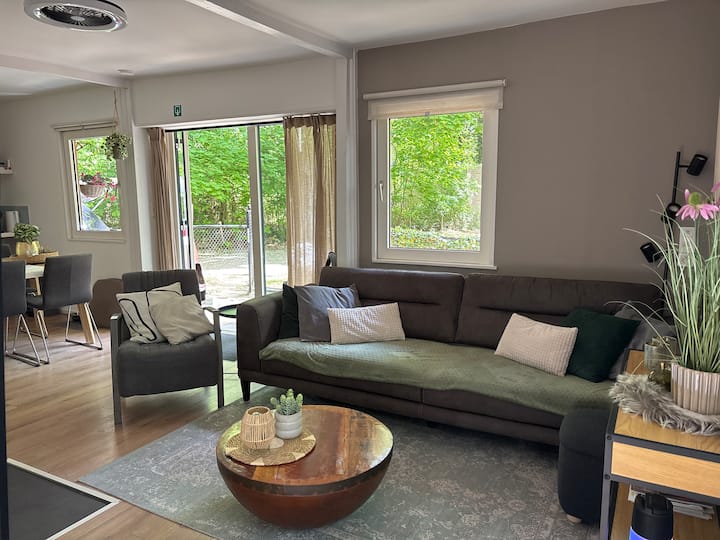Chalet Groenrust Op Jocomo Parc In Lanaken - Maastricht