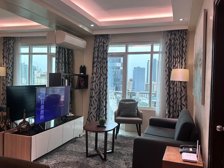 The Padgett Place Condo With A View And Parking - Cebu