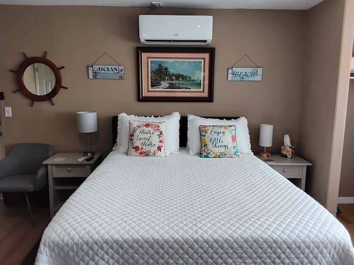 The Sunset Suite - Holiday, FL