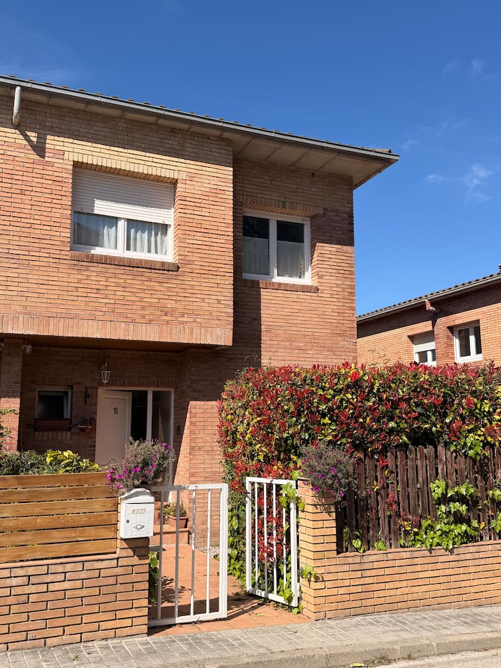 Casa A 300 M Del Lago De Banyoles Hutg-030876-58 - Besalú