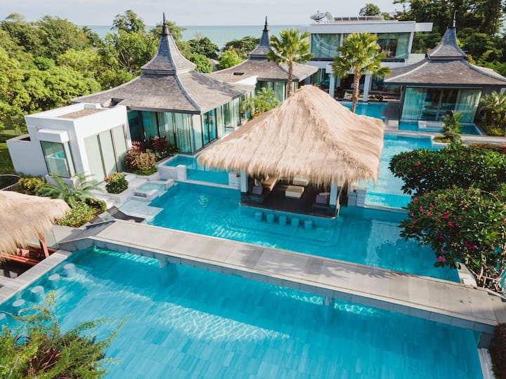 Luxury 8br Pool Villa | Full- Service Beach Resort - Rayong