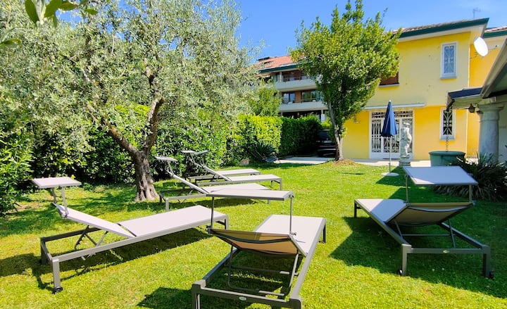 Villa Con Giardino Privato, Tre Camere, Due Bagni - Gardone Riviera
