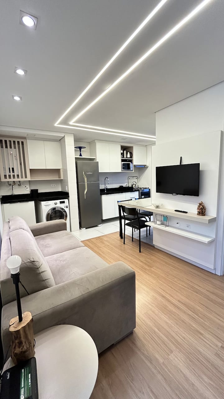 Apartamento Amplo, Completo E Ensolarado. - Curitiba