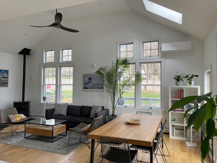 Spacious Single Family House W/ Parking - Bedford, MA