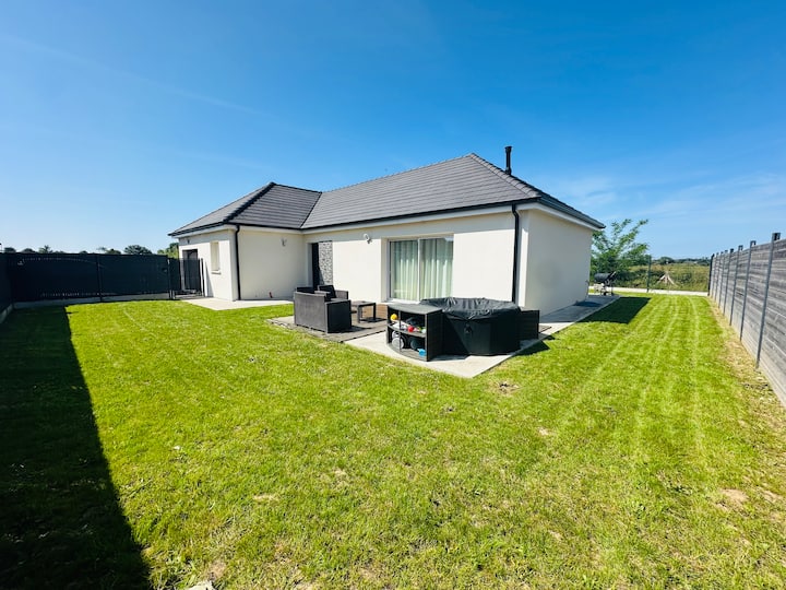 Maison De Charme En Bord De Mer Avec Jacuzzi - Merville Franceville-Plage