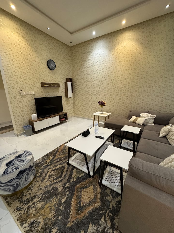 2br | 2ba | Spacious Living Room | Full Kitchen - Riyadh