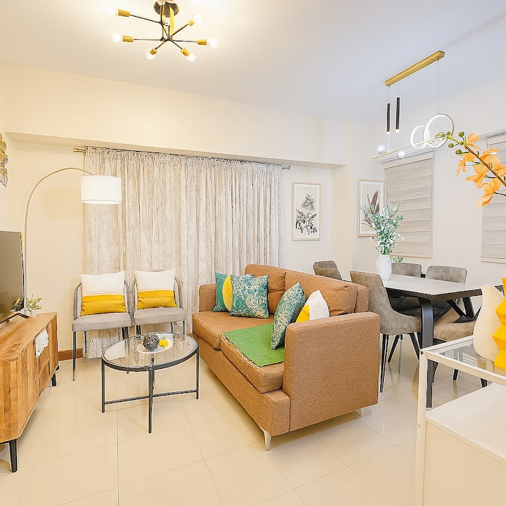 Spacious & Modern 2br  W/ Ac In Living Area - Manila