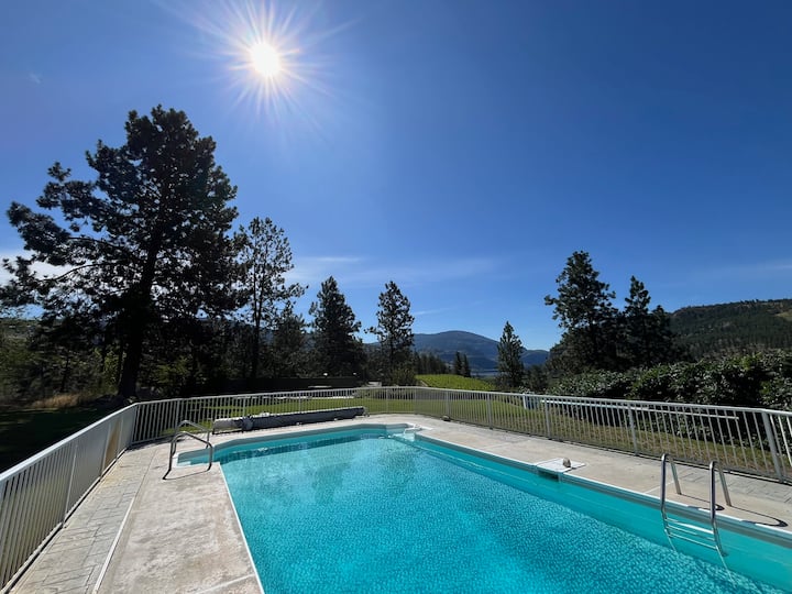 Stoneridge Vineyard, View + Pool - Okanagan Falls