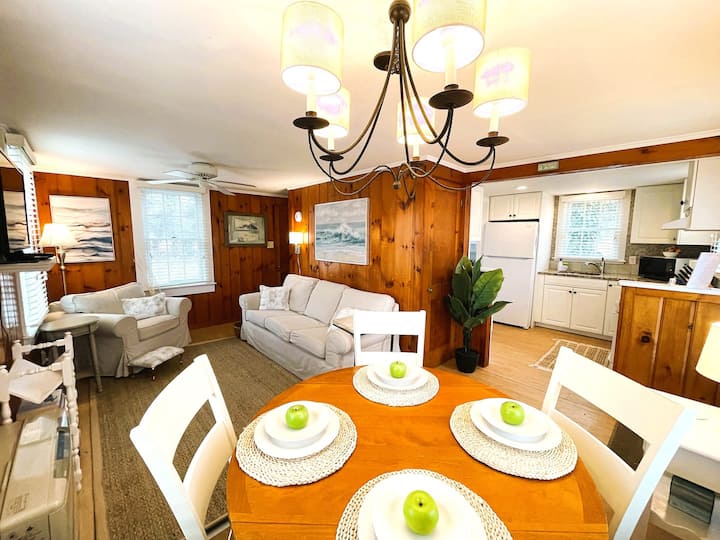 Edgewood Cottage~steps To Campground Beach - Wellfleet, MA
