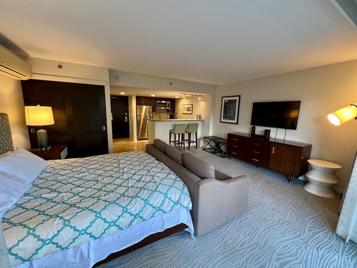Ilikai Waikīkī Studio W/ 2 Pools And Large Lanai - Honolulu, HI